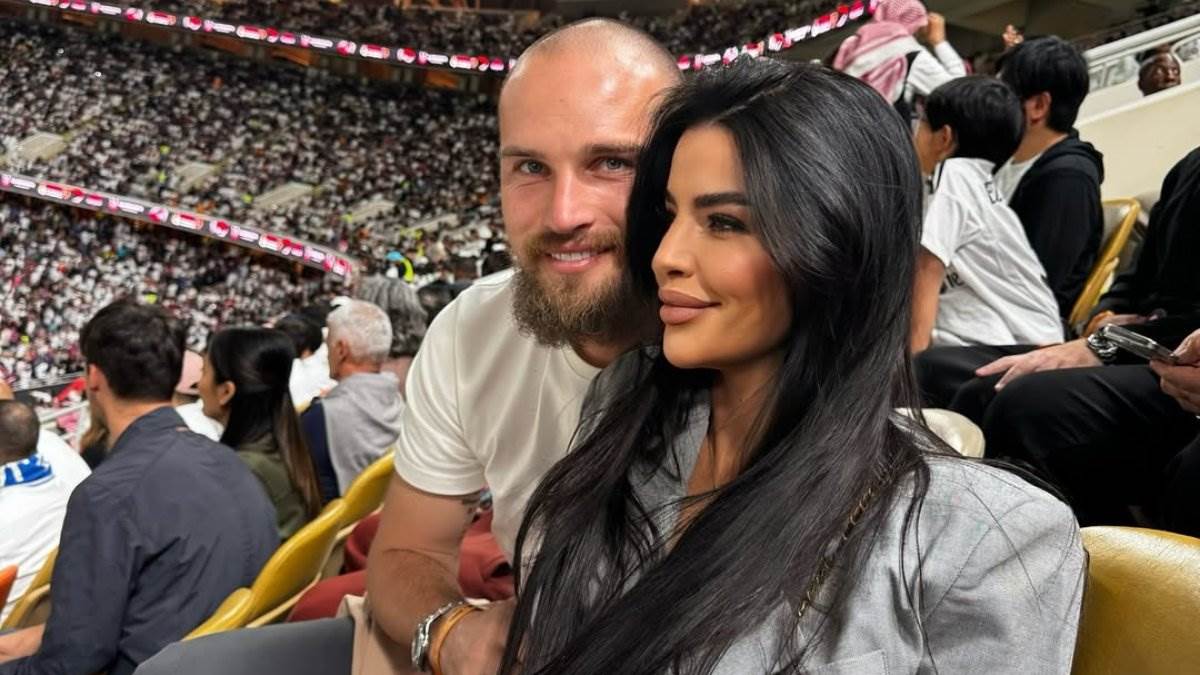 Slike Ane Rajković dok je bila sa Cecinim sinom i izgledala potpuno ...