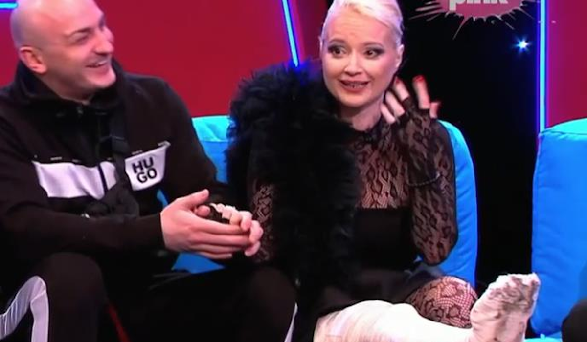 Maja Nikolić s polomljenom nogom u emisiji Ognjena Amidžića | Mondo