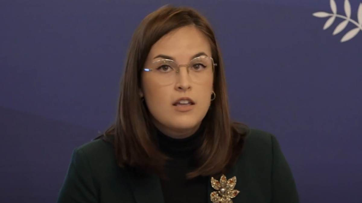 Ko je Sara Pavkov, najmlađa ministarka u Vladi Đura Macuta | Mondo