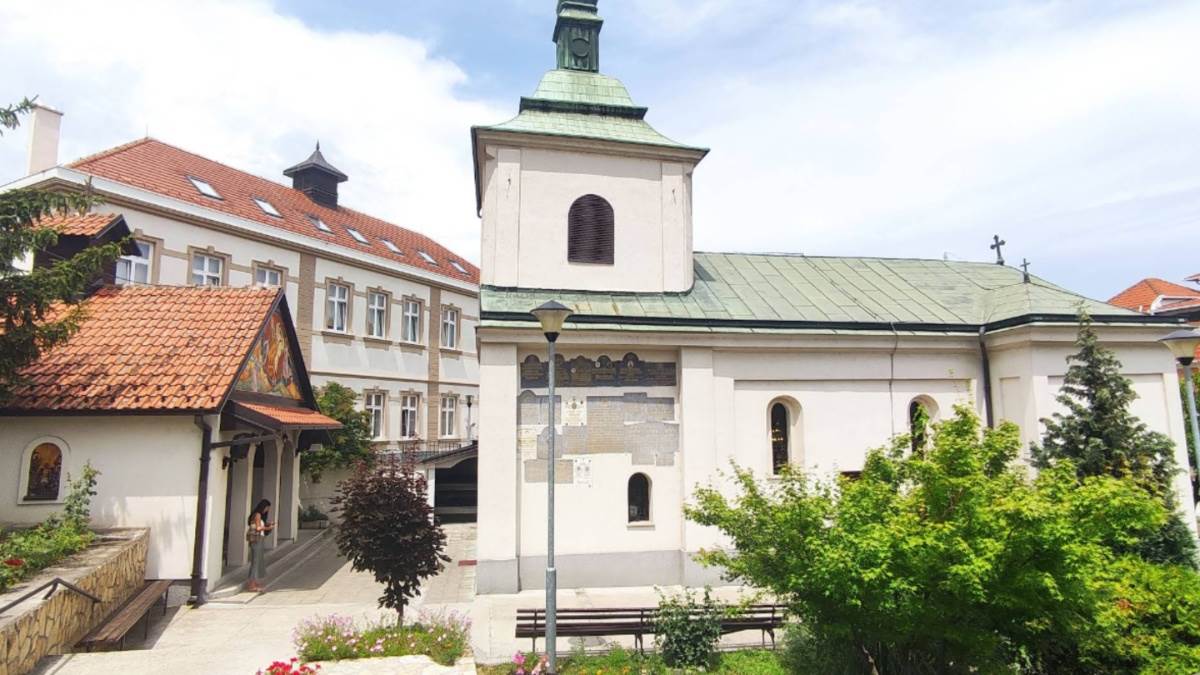 Opljačkana crkva u Beogradu u naselju Mirijevo: Kamere zabeležile sve, policija traga za ...