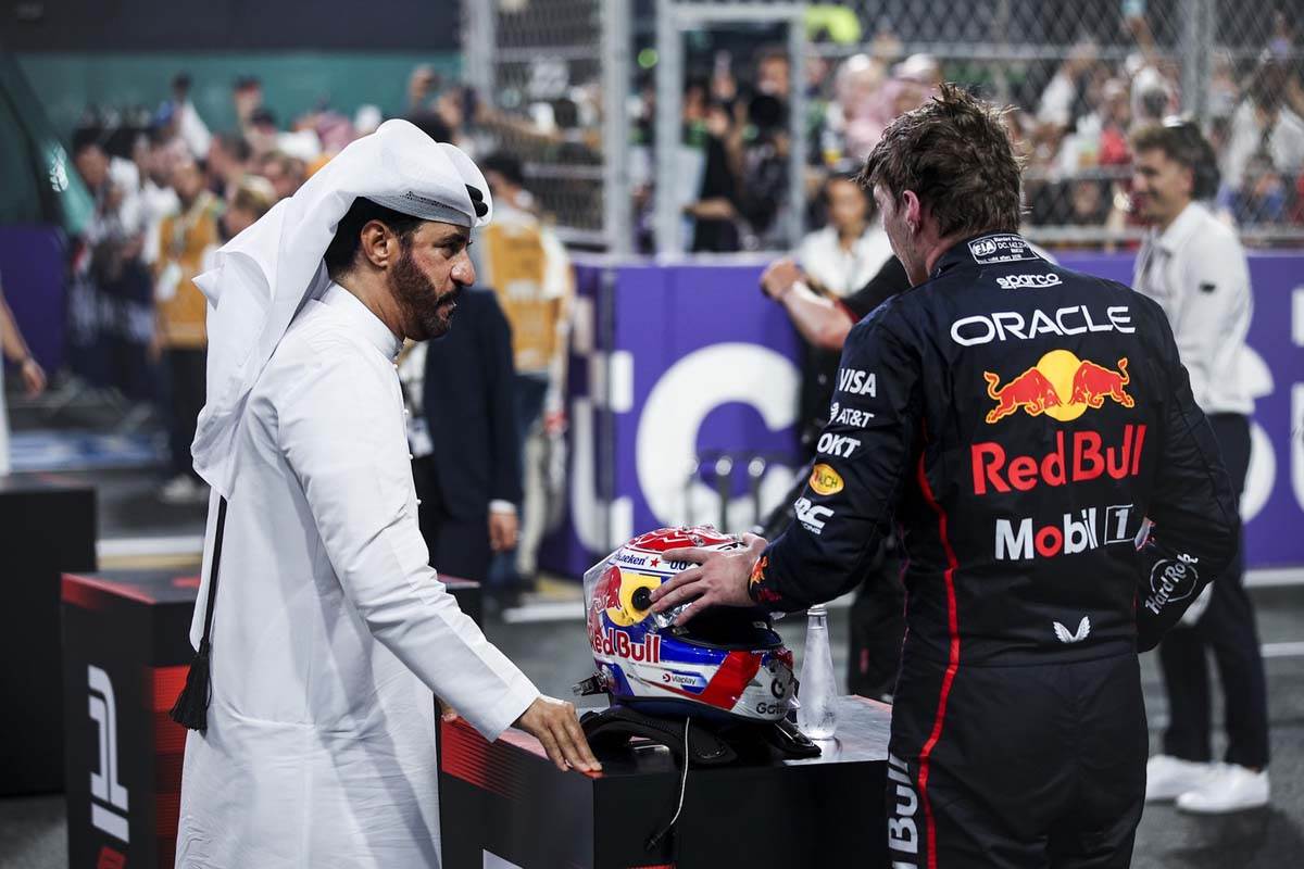 Zašto je Maks Ferstapen vikao na šeika na trci Formule 1? | Mondo