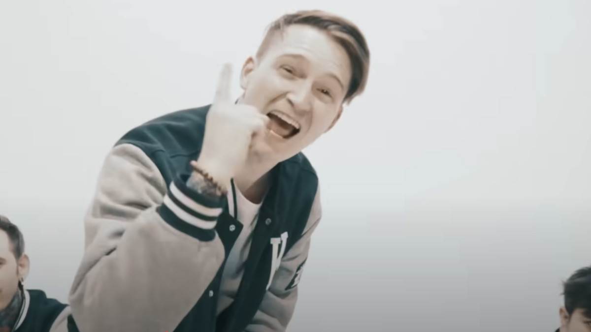 Pevač benda Dropout Kings Adam Rejmi preminuo sa 32 godine | Mondo