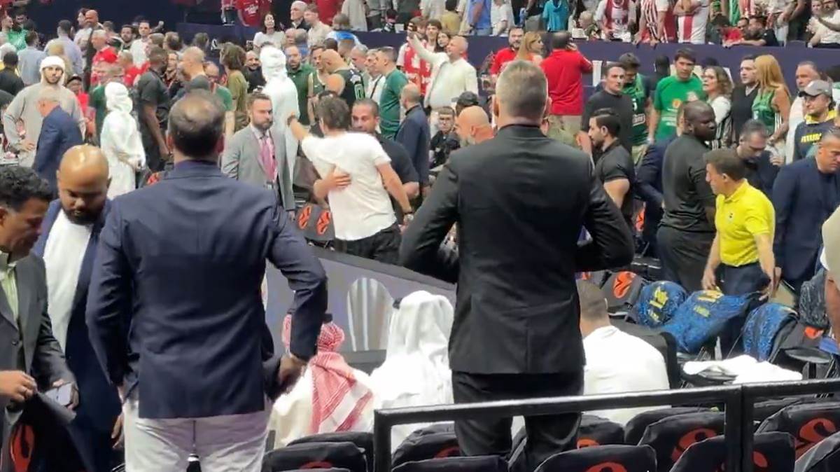 Gazda Panatinaikosa Dimitris Janakopulos napao sudije na Fajnal foru ...