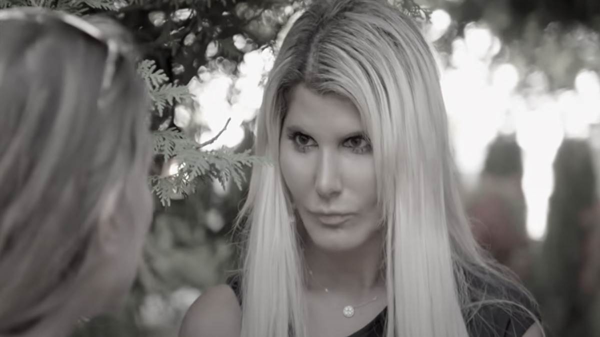 Zvezdu Netfliksa pronašli mrtvu na autoputu, vozač koji je udario ...