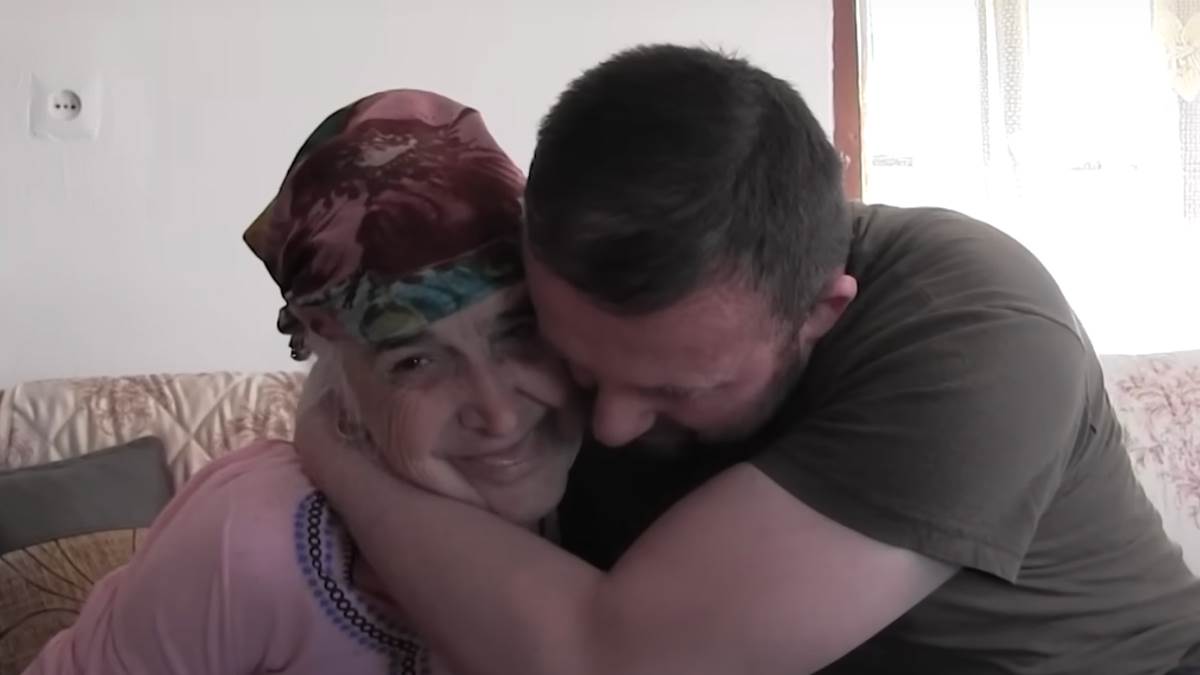 Majka iz Novog Pazara pronašla sina posle 40 godina | Mondo