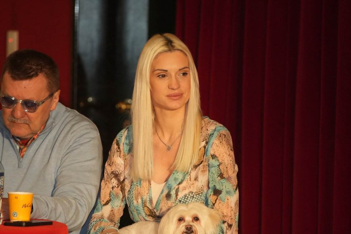 Anja Mit otkrila pol bebe | Mondo