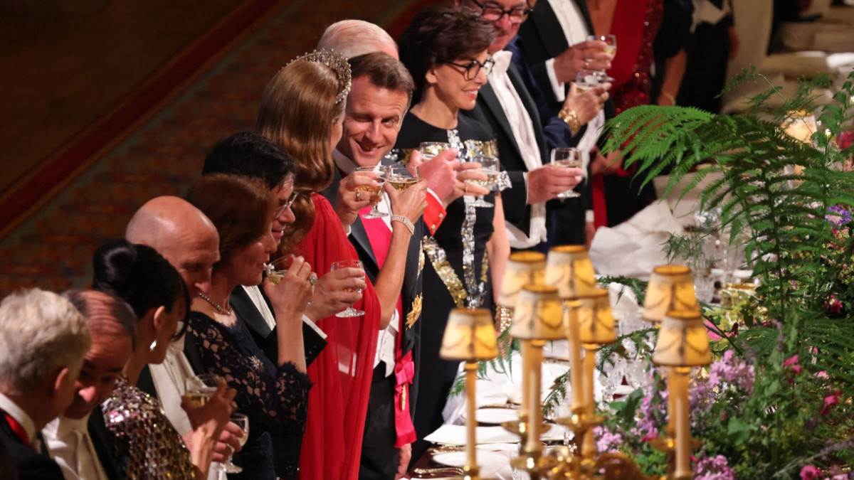 Makron namiguje princezi Kejt na kraljevskoj večeri | Mondo