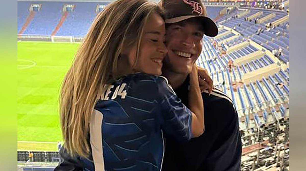 Dileta Leota na utakmici Šalkea zbog Lorisa Karijusa | Mondo