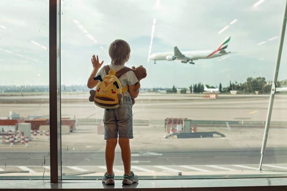 Roditelji ostavili dete samo na aerodromu u Barseloni | Mondo