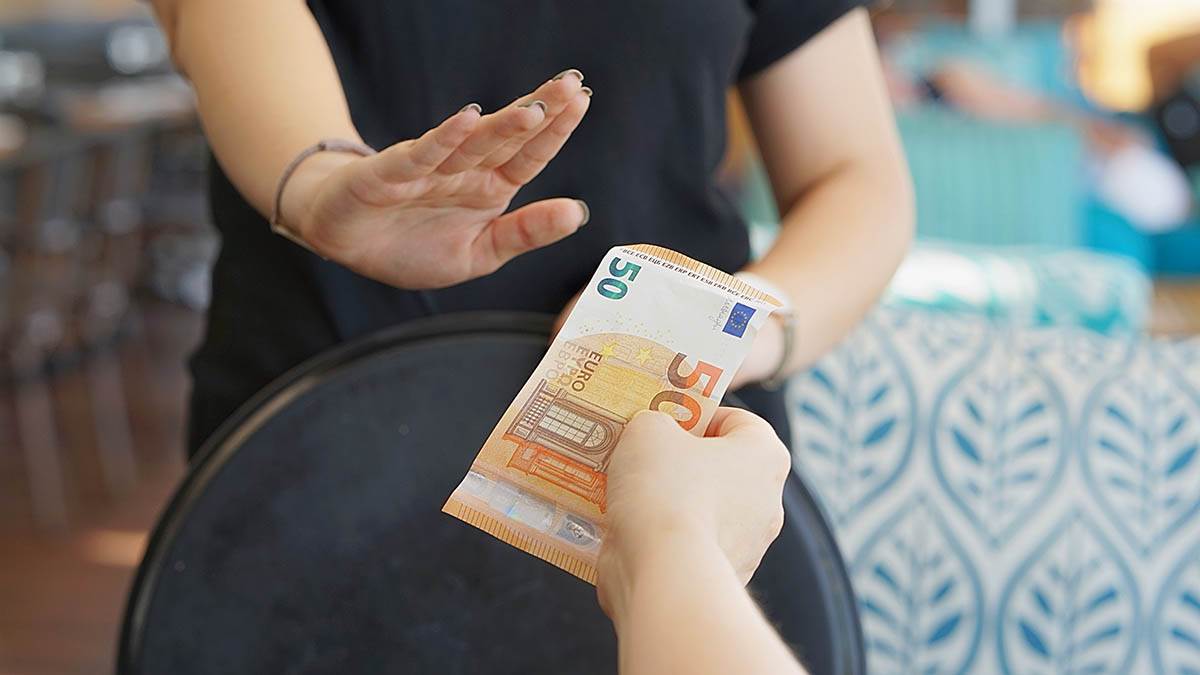 Bakšiš u jednoj zemlji je ozbiljna uvreda: Mnogi putnici padaju na ...