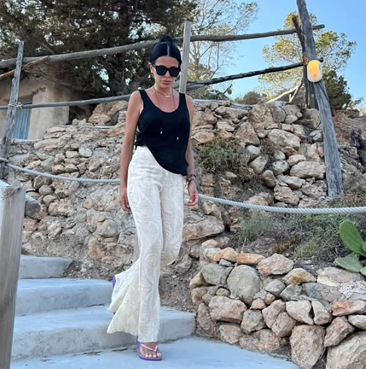 Aleksandra Jeftanović na pragu 6. decenije sa suprugom na letovanju | Mondo