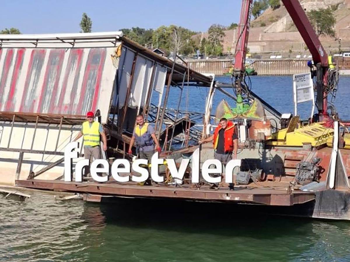 Započelo uklanjanje potonulog splava Fristajlera na reci Savi | Mondo
