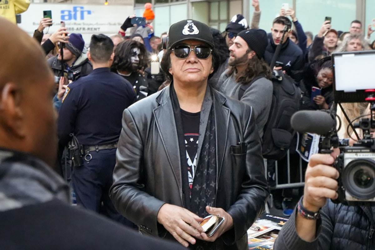 Džin Simons iz benda Kiss završio u bolnici nakon udesa? | Mondo