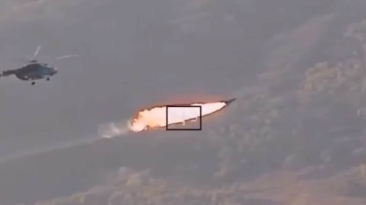 Ukrajinski helikopter oborio ruski dron | Mondo