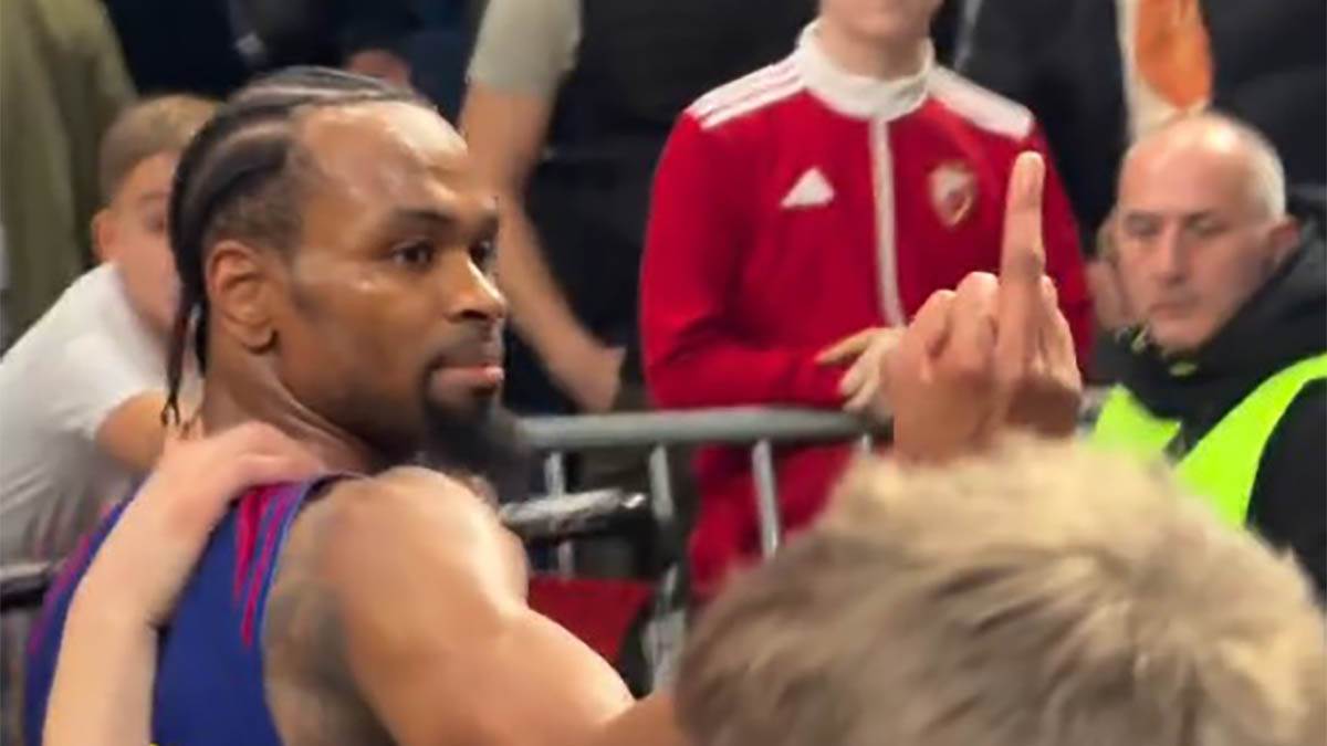 Kevin Panter pokazao srednji prst navijačima Zvezde | Mondo