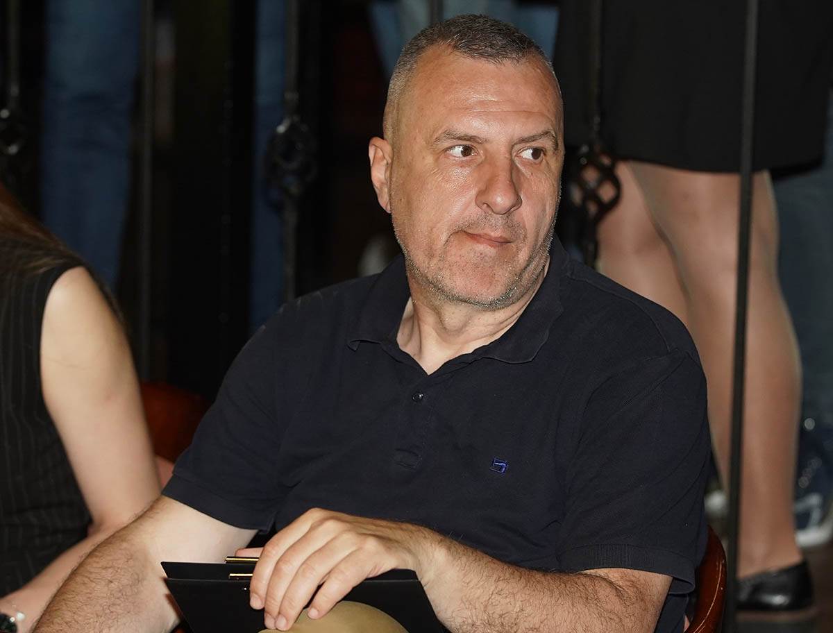 Voditelju Predragu Popoviću Popu preminula supruga kad je sin imao 11 ...