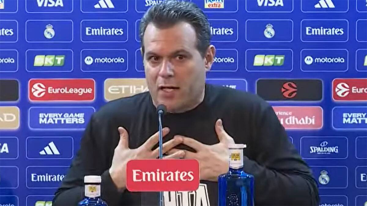 Dimitris Itudis se svađao sa novinarima na konferenciji | Mondo