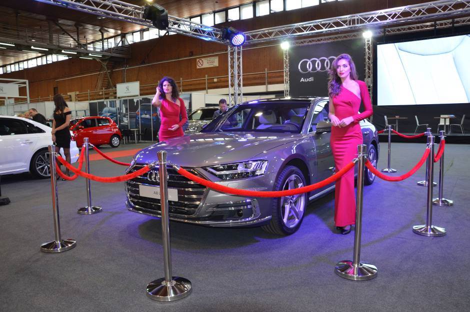 Novi automobili prodaja luksuzni modeli Mercedes Audi BMW Ferari Rols ...