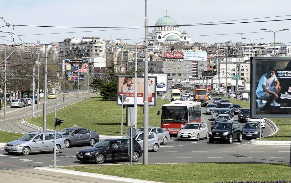 čovek masturbira autokomanda | Mondo