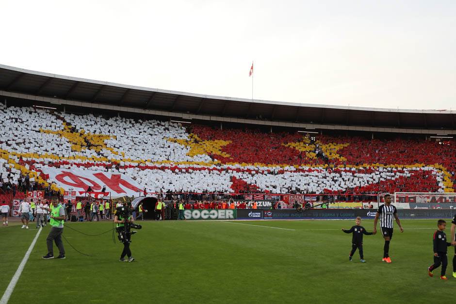 FK Crvena zvezda grb sa tri zvezdice izglasali navijači (FOTO) | Mondo