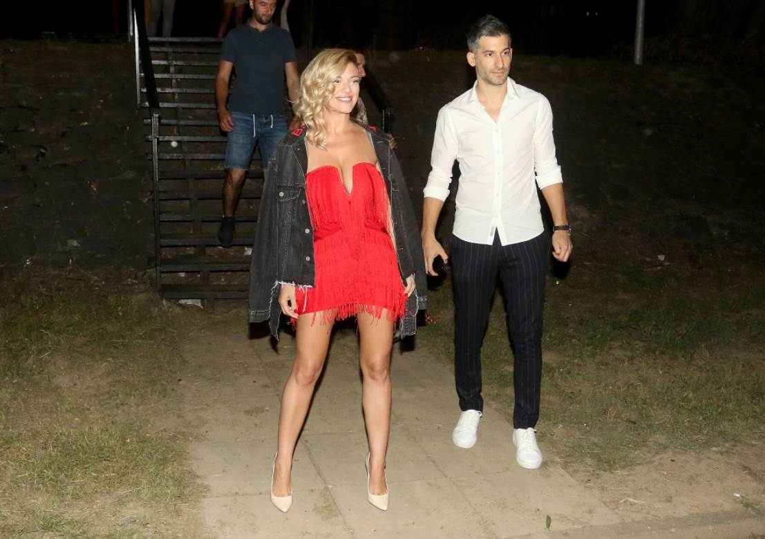 Beograd Bačena bomba na producentsku kuću saradnika Seke Aleksi FM Play ...