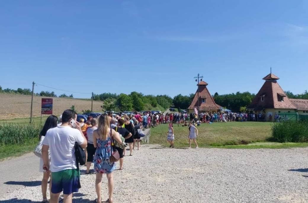 Pačir banja roze jezero foto video | Mondo