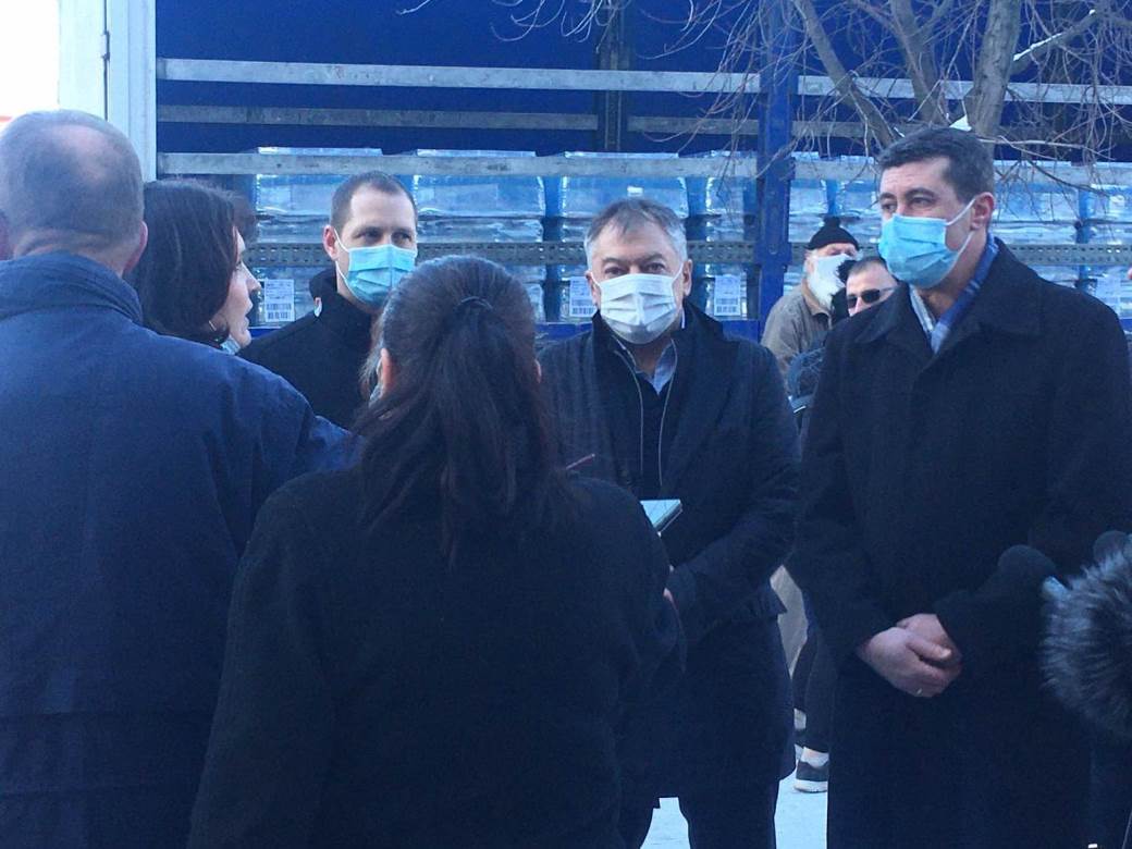 donacija coca cola rosa voda novica toncev | Mondo