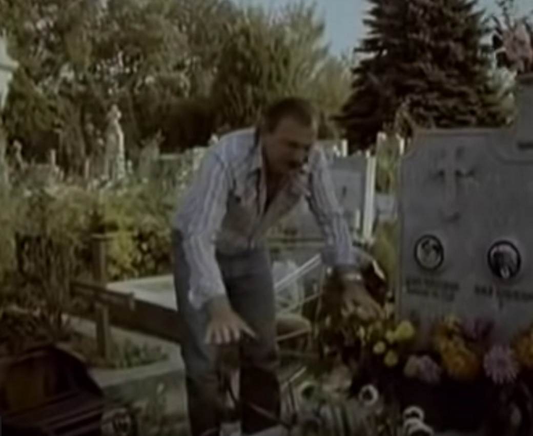 dara calenic zikina dinastija gidra scena na groblju | Mondo