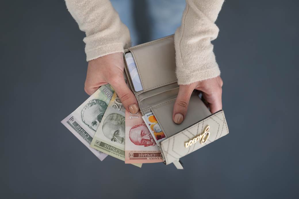 Koja boja novčanika je najbolja za svaki horoskoski znak | Mondo