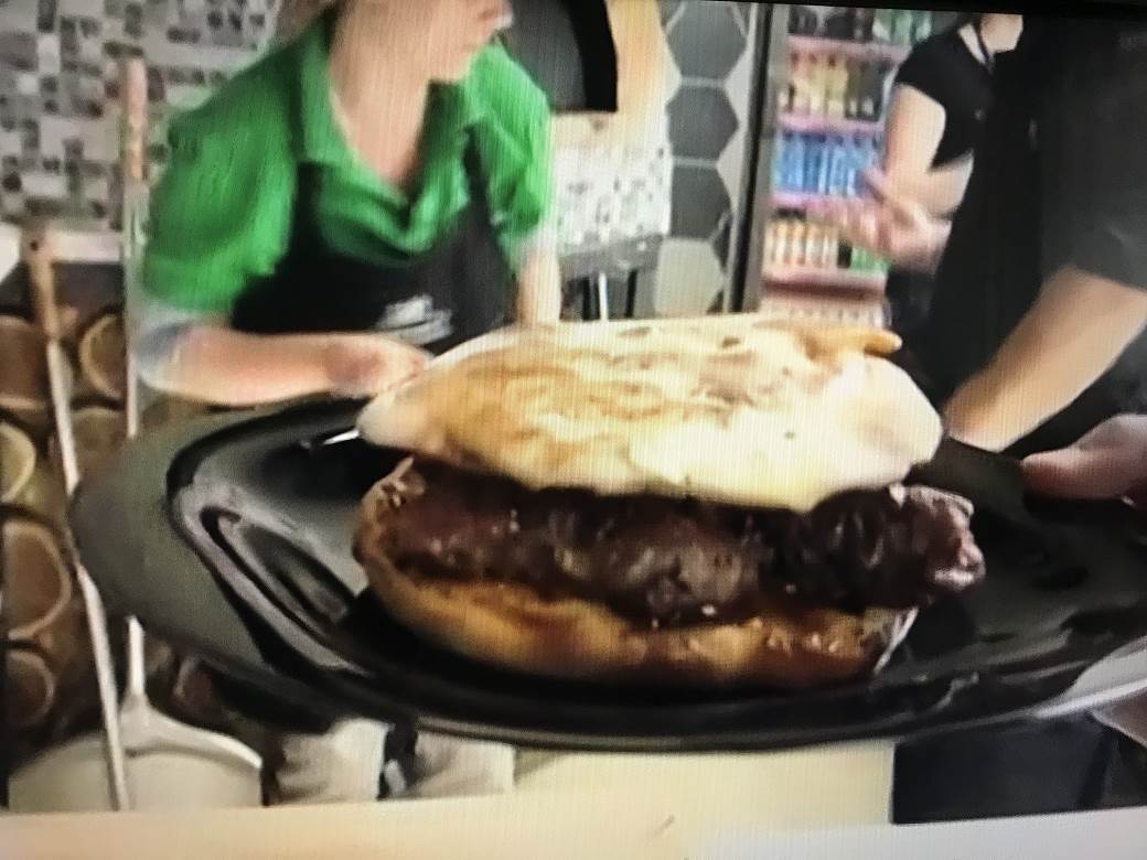 komplet lepinja sa cevapima celepinja cacak | Mondo