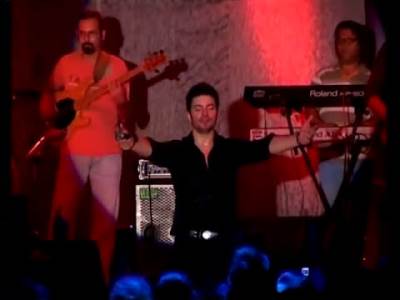 Toše naizmenično bio s dve devojke: Zavoleo manekenku u srednjoj školi ...