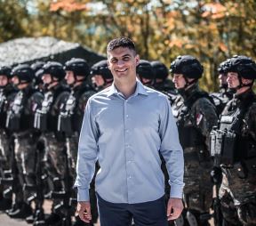 Zgodni RTS reporter otkrio da li ima devojku | Mondo